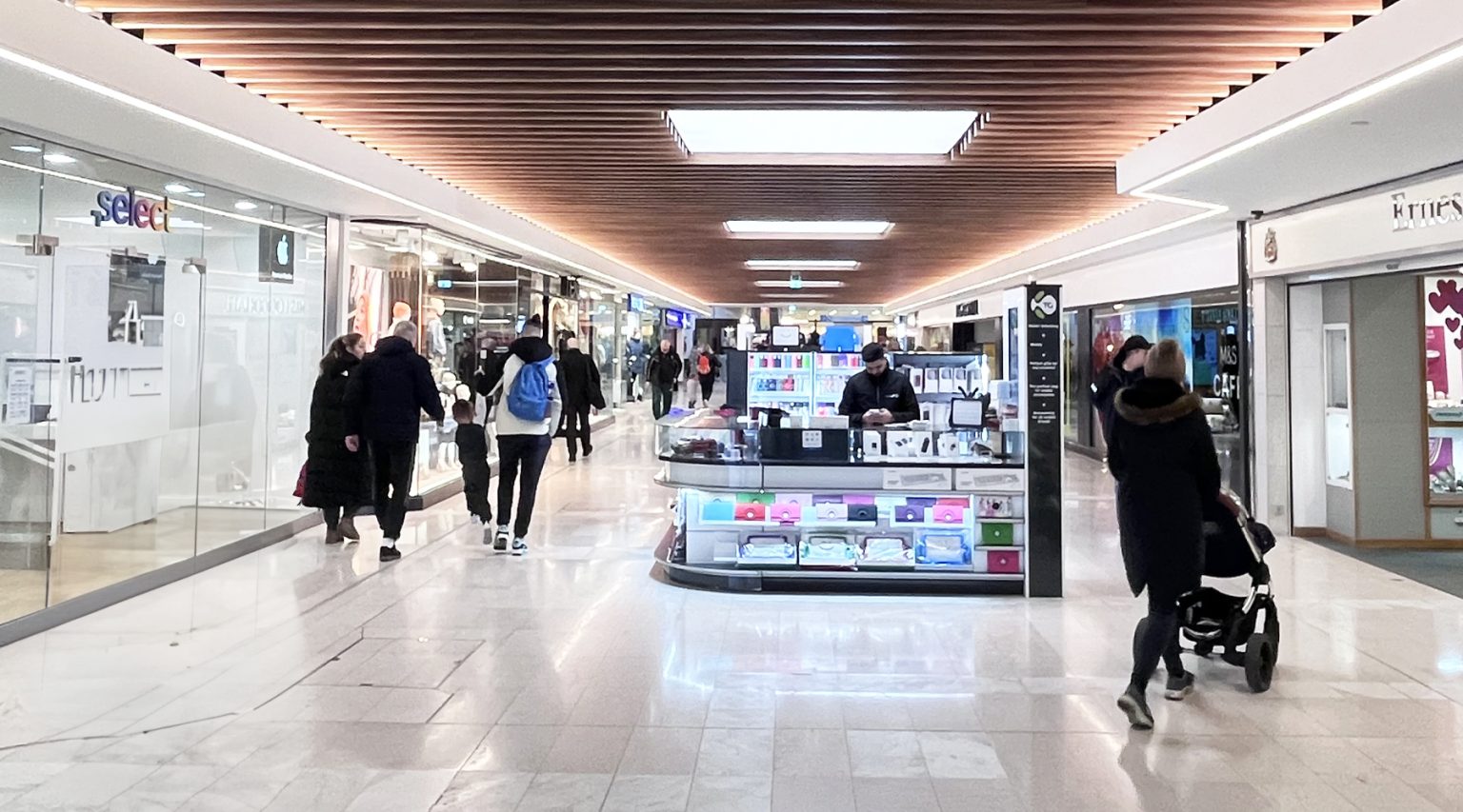 The Ashley Centre Entrance and Malls Refurbishment, Epsom - Leslie ...